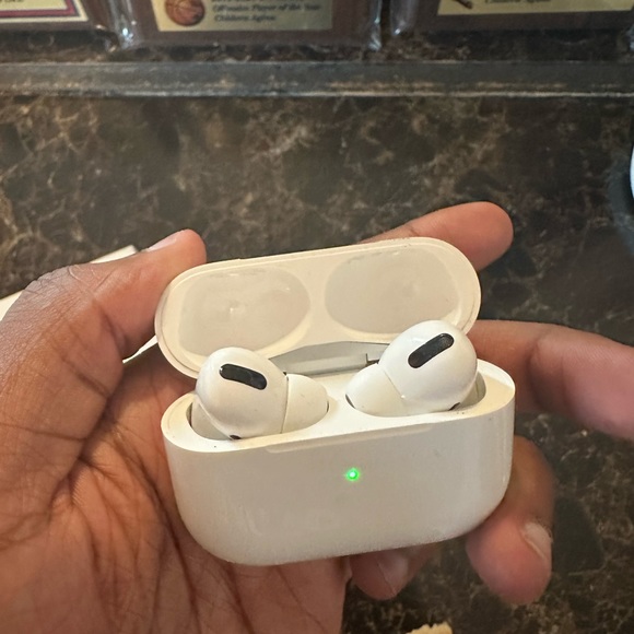 Apple | Headphones | Apple Airpod Pro St Gen | Poshmark